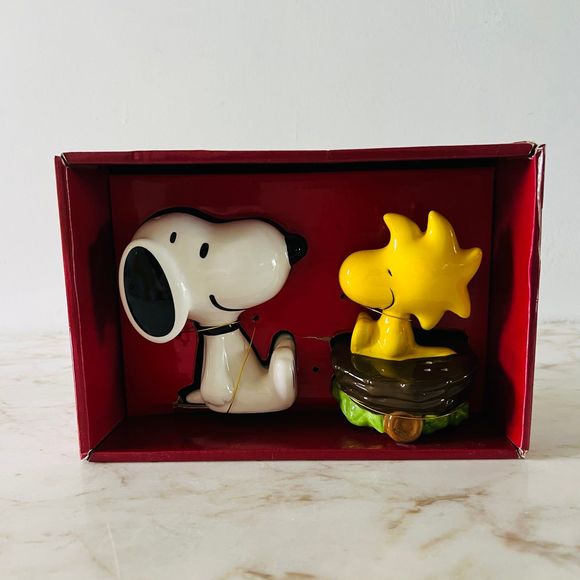 Peanuts | Dining | Peanuts Snoopy And Woodstock Salt And Pepper Shakers ...
